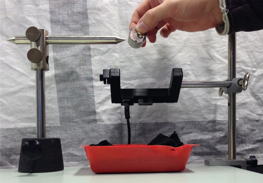 Fadenpendel und Freier Fall – PhySX - Physikalische Schulexperimente Wiki